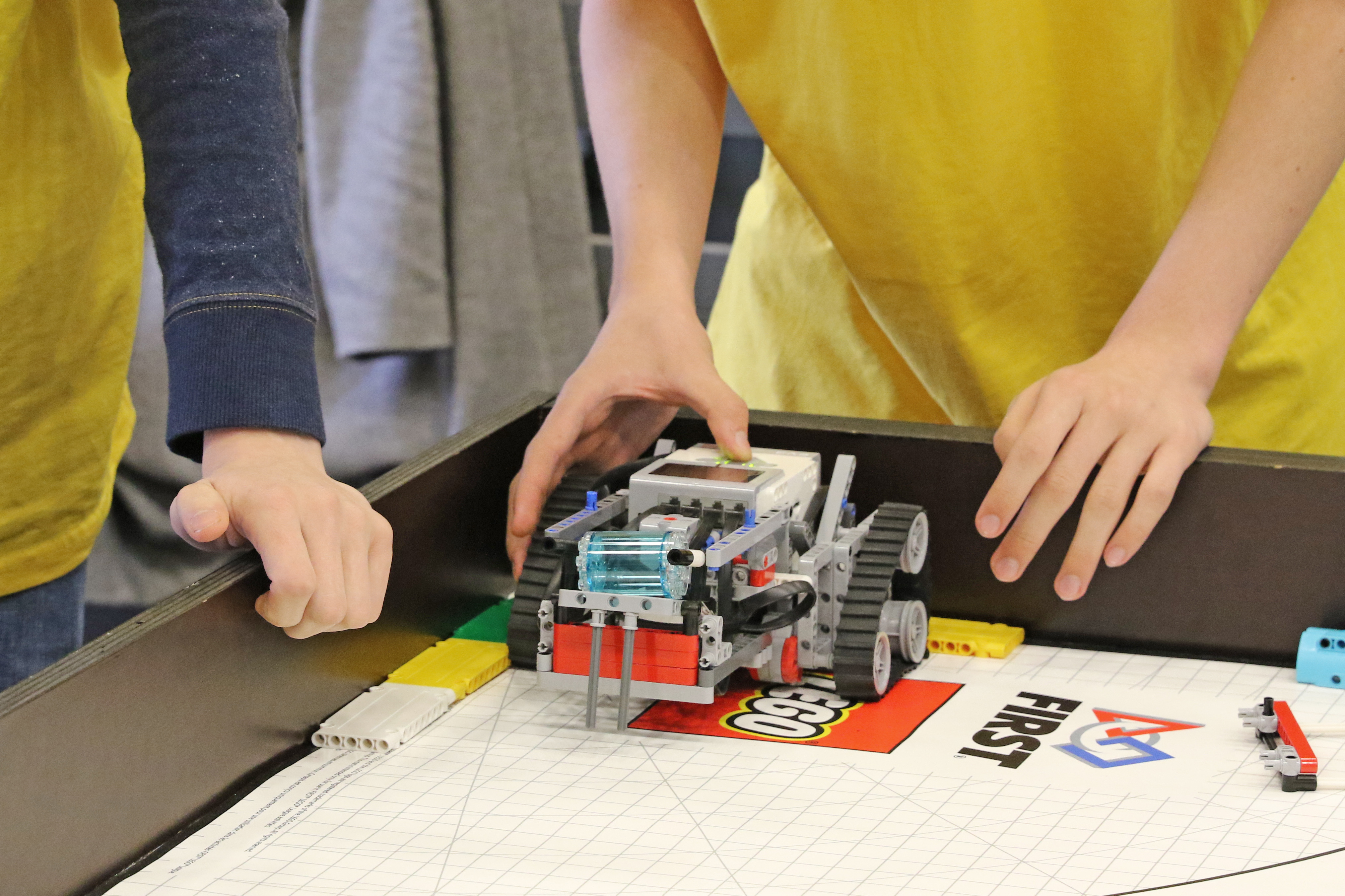 Lego-Roboter im Weltall›Technische Hochschule Brandenburg